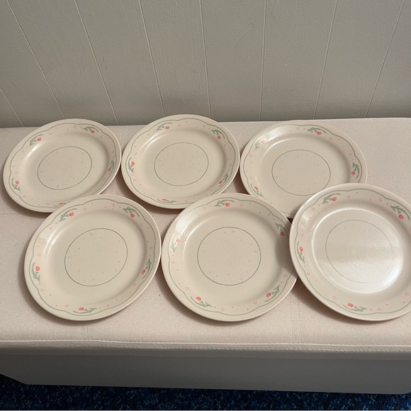 Corelle | Dining | Vintage Corelle Calico Rose 7 Plates | Poshmark